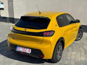Yellow Peugeot 208 2021 in Riga, with an engine capacity of 1.60 L and mileage of 74 thousand km for 14990 €, photo 6 on AUTOMOTO.COM.LV