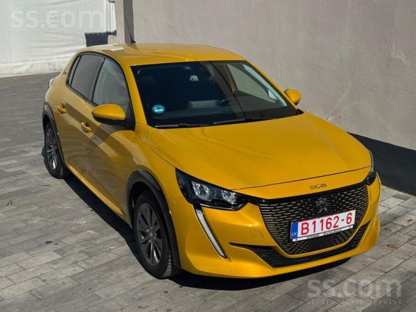 Yellow Peugeot 208 2021 in Riga, with an engine capacity of 1.60 L and mileage of 74 thousand km for 14990 €, photo 8 on AUTOMOTO.COM.LV