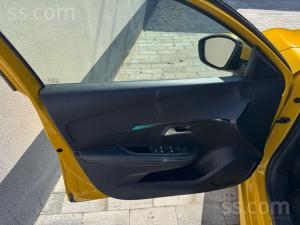 Yellow Peugeot 208 2021 in Riga, with an engine capacity of 1.60 L and mileage of 74 thousand km for 14990 €, photo 19 on AUTOMOTO.COM.LV