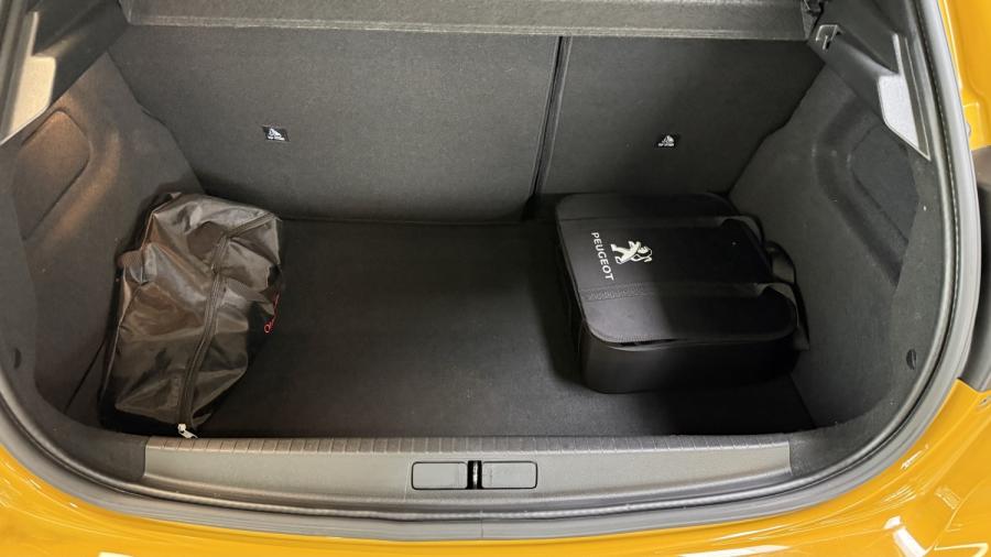 Dzeltens Peugeot 208 2021 Rīga, ar dzinēja tilpumu 1.00 L un nobraukumu 46 tūkst. km par 1399000 €, foto 13 vietnē AUTOMOTO.COM.LV