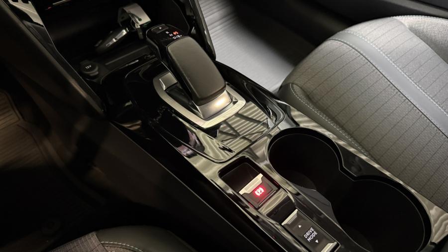 Dzeltens Peugeot 208 2021 Rīga, ar dzinēja tilpumu 1.00 L un nobraukumu 46 tūkst. km par 1399000 €, foto 22 vietnē AUTOMOTO.COM.LV