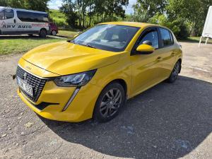 Yellow Peugeot 208 2021 in Kaunas, with an engine capacity of 1.20 L and mileage of 113 thousand km for 4235 €, photo  on AUTOMOTO.COM.LV