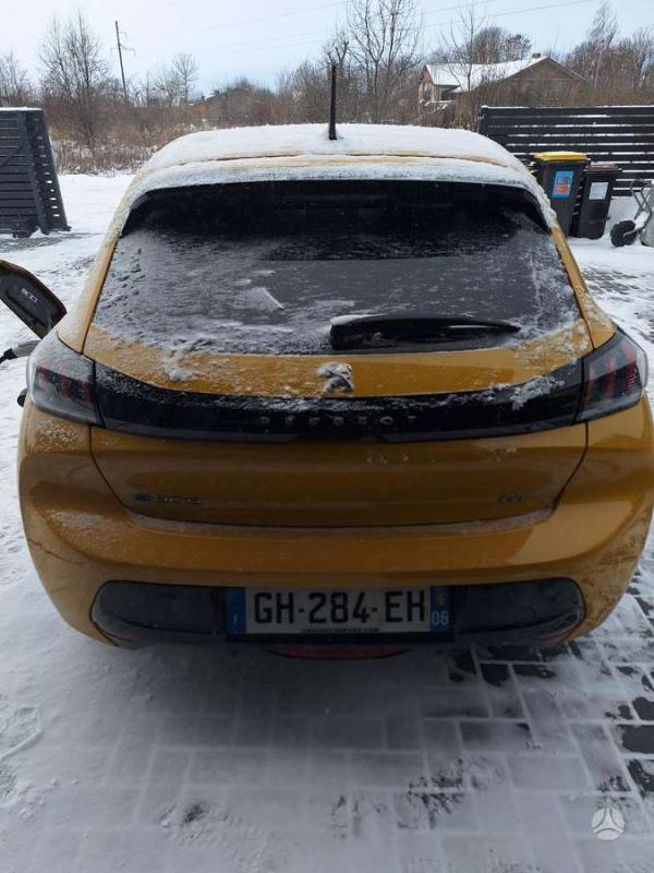 Yellow Peugeot 208 2022 in Panevezys, with an engine capacity of 0.00 L and mileage of 36 thousand km for 6650 €, photo 8 on AUTOMOTO.COM.LV