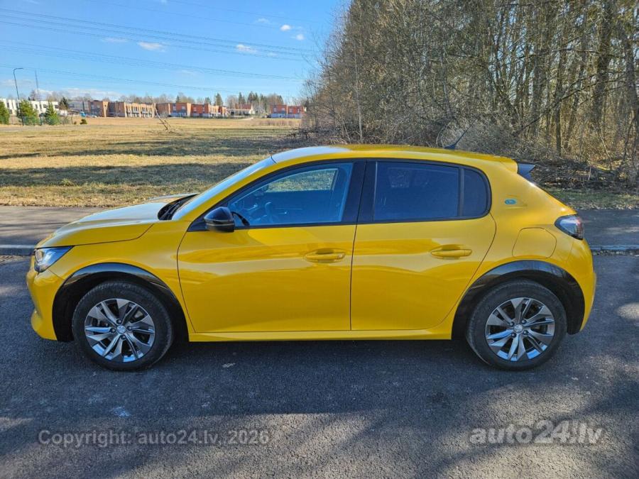 Yellow Peugeot 208 2022 in Tartu, with an engine capacity of 0.00 L and mileage of 46 thousand km for 20900 €, photo 3 on AUTOMOTO.COM.LV
