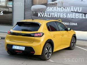 Yellow Peugeot 208 2022 in Riga, with an engine capacity of 0.00 L and mileage of 79 thousand km for 15990 €, photo 6 on AUTOMOTO.COM.LV