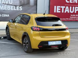 Yellow Peugeot 208 2022 in Riga, with an engine capacity of 0.00 L and mileage of 79 thousand km for 15990 €, photo 7 on AUTOMOTO.COM.LV