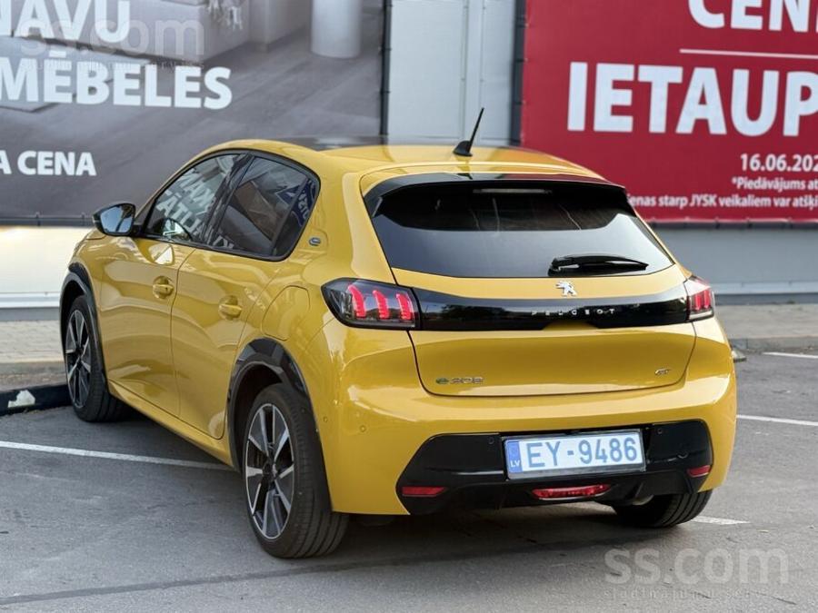 Yellow Peugeot 208 2022 in Riga, with an engine capacity of 0.00 L and mileage of 79 thousand km for 15990 €, photo 7 on AUTOMOTO.COM.LV