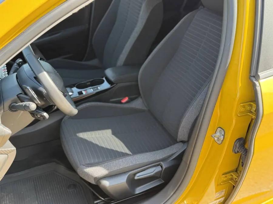 Yellow Peugeot 208 2022 in Riga, with an engine capacity of 1.20 L and mileage of 86 thousand km for 10900 €, photo 11 on AUTOMOTO.COM.LV