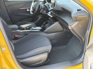 Yellow Peugeot 208 2022 in Riga, with an engine capacity of 1.20 L and mileage of 86 thousand km for 10900 €, photo 19 on AUTOMOTO.COM.LV