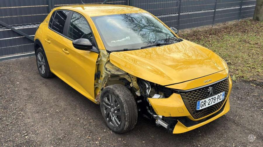 Dzeltens Peugeot 208 2023 Jonava, ar dzinēja tilpumu 0.00 L un nobraukumu 16 tūkst. km par 8999 €, foto 3 vietnē AUTOMOTO.COM.LV