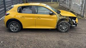 Yellow Peugeot 208 2023 in Jonava, with an engine capacity of 0.00 L and mileage of 16 thousand km for 9000 €, photo 4 on AUTOMOTO.COM.LV