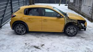 Yellow Peugeot 208 2023 in Jonava, with an engine capacity of 0.00 L and mileage of 16 thousand km for 8700 €, photo 4 on AUTOMOTO.COM.LV