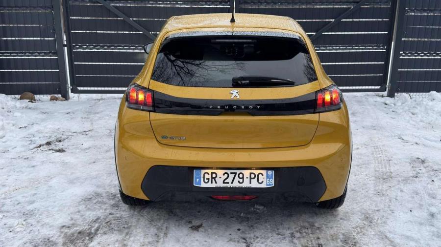 Yellow Peugeot 208 2023 in Jonava, with an engine capacity of 0.00 L and mileage of 16 thousand km for 8700 €, photo 6 on AUTOMOTO.COM.LV