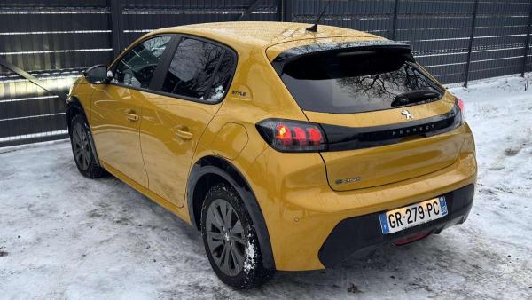 Yellow Peugeot 208 2023 in Jonava, with an engine capacity of 0.00 L and mileage of 16 thousand km for 8700 €, photo 7 on AUTOMOTO.COM.LV
