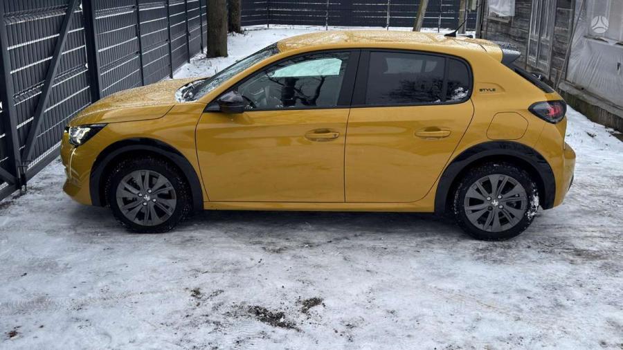 Yellow Peugeot 208 2023 in Jonava, with an engine capacity of 0.00 L and mileage of 16 thousand km for 8700 €, photo 16 on AUTOMOTO.COM.LV