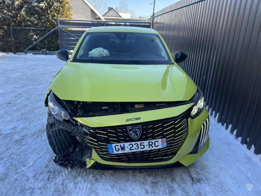 Yellow Peugeot 208 2024 in Kaunas, with an engine capacity of 0.00 L and mileage of 20 thousand km for 8900 €, photo 2 on AUTOMOTO.COM.LV