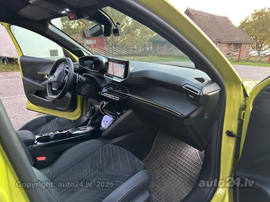 Yellow Peugeot 208 2024 in Tallinn, with an engine capacity of 1.20 L and mileage of 32 thousand km for 25000 €, photo 14 on AUTOMOTO.COM.LV