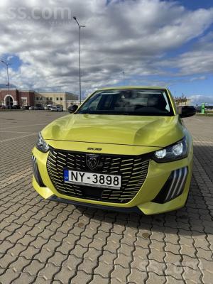 Yellow Peugeot 208 2024 in Riga, with an engine capacity of 1.20 L and mileage of 17 thousand km for 18300 €, photo 3 on AUTOMOTO.COM.LV