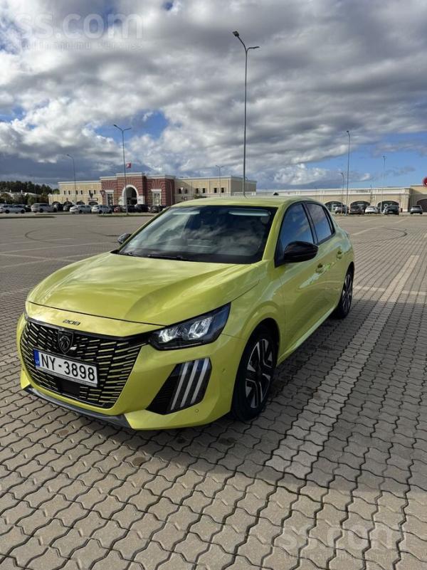 Yellow Peugeot 208 2024 in Riga, with an engine capacity of 1.20 L and mileage of 17 thousand km for 18300 €, photo 5 on AUTOMOTO.COM.LV