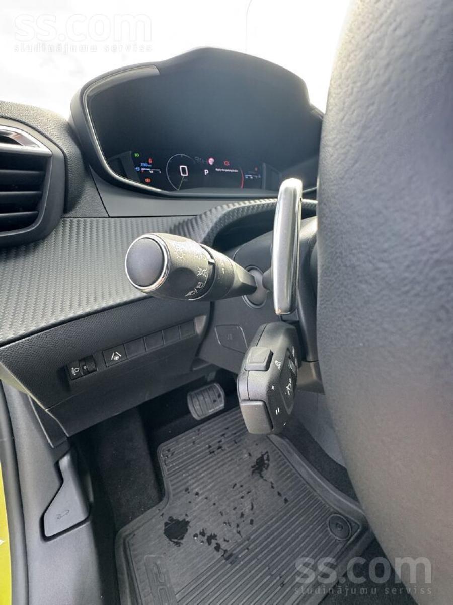 Yellow Peugeot 208 2024 in Riga, with an engine capacity of 1.20 L and mileage of 17 thousand km for 18300 €, photo 15 on AUTOMOTO.COM.LV