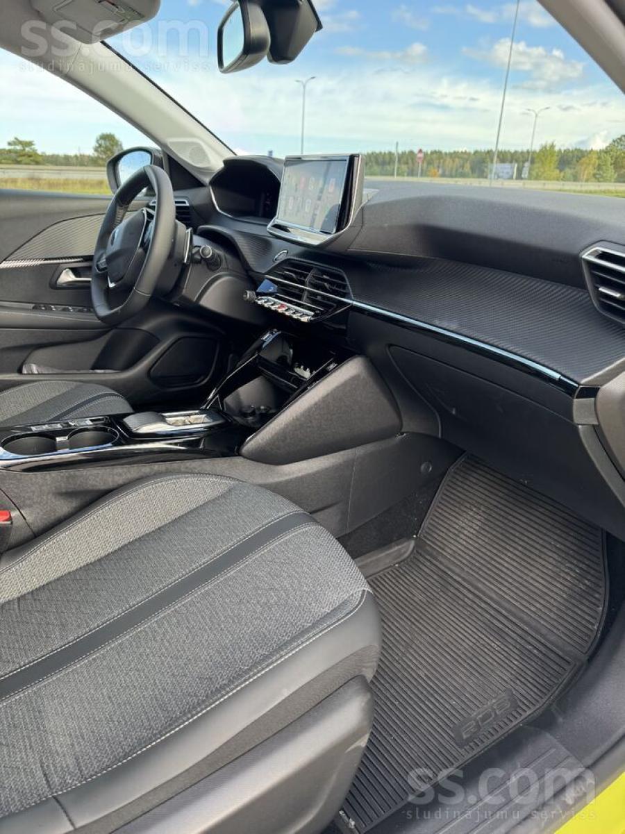 Yellow Peugeot 208 2024 in Riga, with an engine capacity of 1.20 L and mileage of 17 thousand km for 18300 €, photo 17 on AUTOMOTO.COM.LV