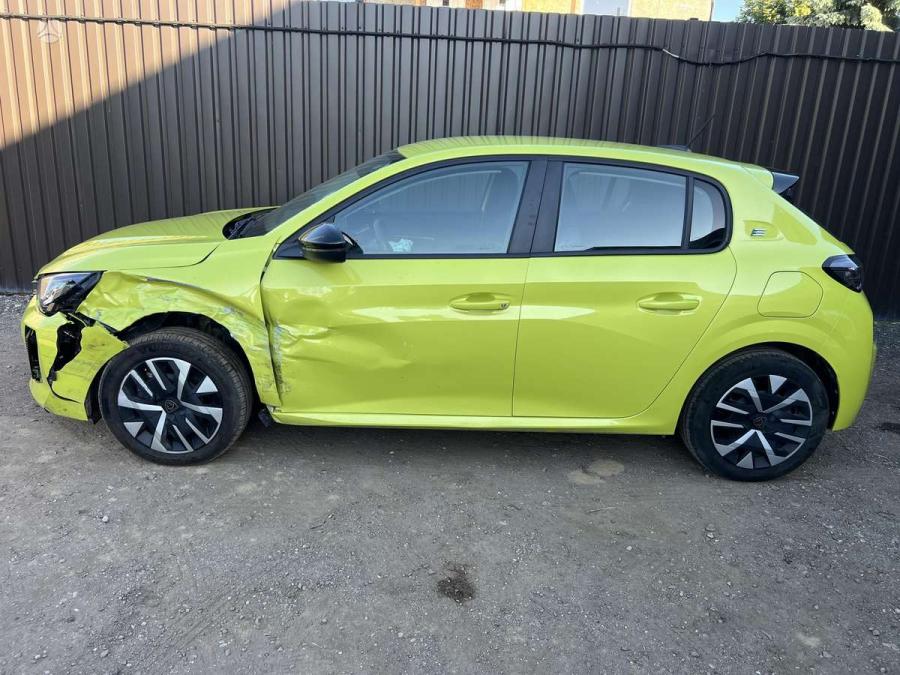 Dzeltens Peugeot 208 2024 Kauņa, ar dzinēja tilpumu 0.00 L un nobraukumu 13 tūkst. km par 10900 €, foto 6 vietnē AUTOMOTO.COM.LV