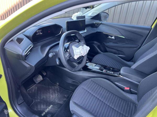 Dzeltens Peugeot 208 2024 Kauņa, ar dzinēja tilpumu 0.00 L un nobraukumu 13 tūkst. km par 10900 €, foto 9 vietnē AUTOMOTO.COM.LV