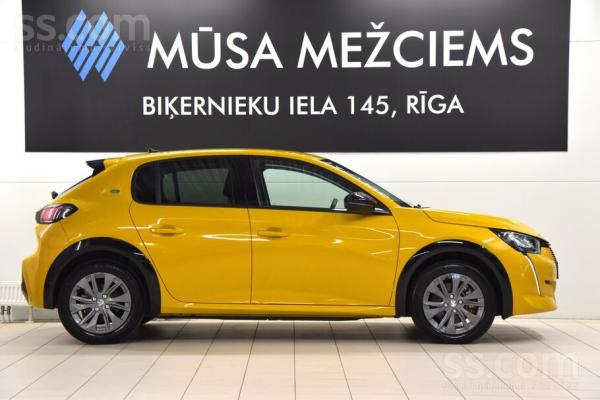 Yellow Peugeot 208 2025 in Riga, with an engine capacity of 0.00 L and mileage of 4 thousand km for 23990 €, photo 4 on AUTOMOTO.COM.LV