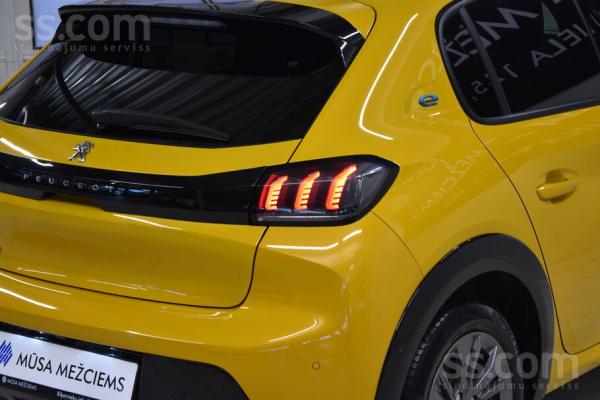 Yellow Peugeot 208 2025 in Riga, with an engine capacity of 0.00 L and mileage of 4 thousand km for 23990 €, photo 9 on AUTOMOTO.COM.LV