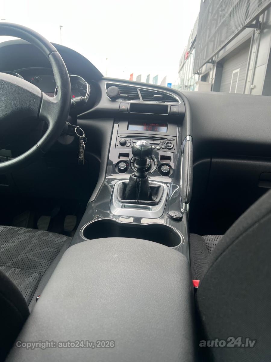 Smilšu krāsa Peugeot 3008 2011 Tartu, ar dzinēja tilpumu 1.60 L un nobraukumu 226 tūkst. km par 3690 €, foto 13 vietnē AUTOMOTO.COM.LV