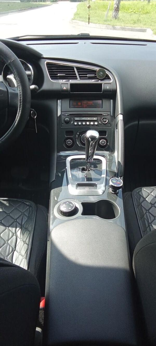 Melns Peugeot 3008 2010 Šauļi, ar dzinēja tilpumu 1.60 L un nobraukumu 275 tūkst. km par 3600 €, foto 6 vietnē AUTOMOTO.COM.LV