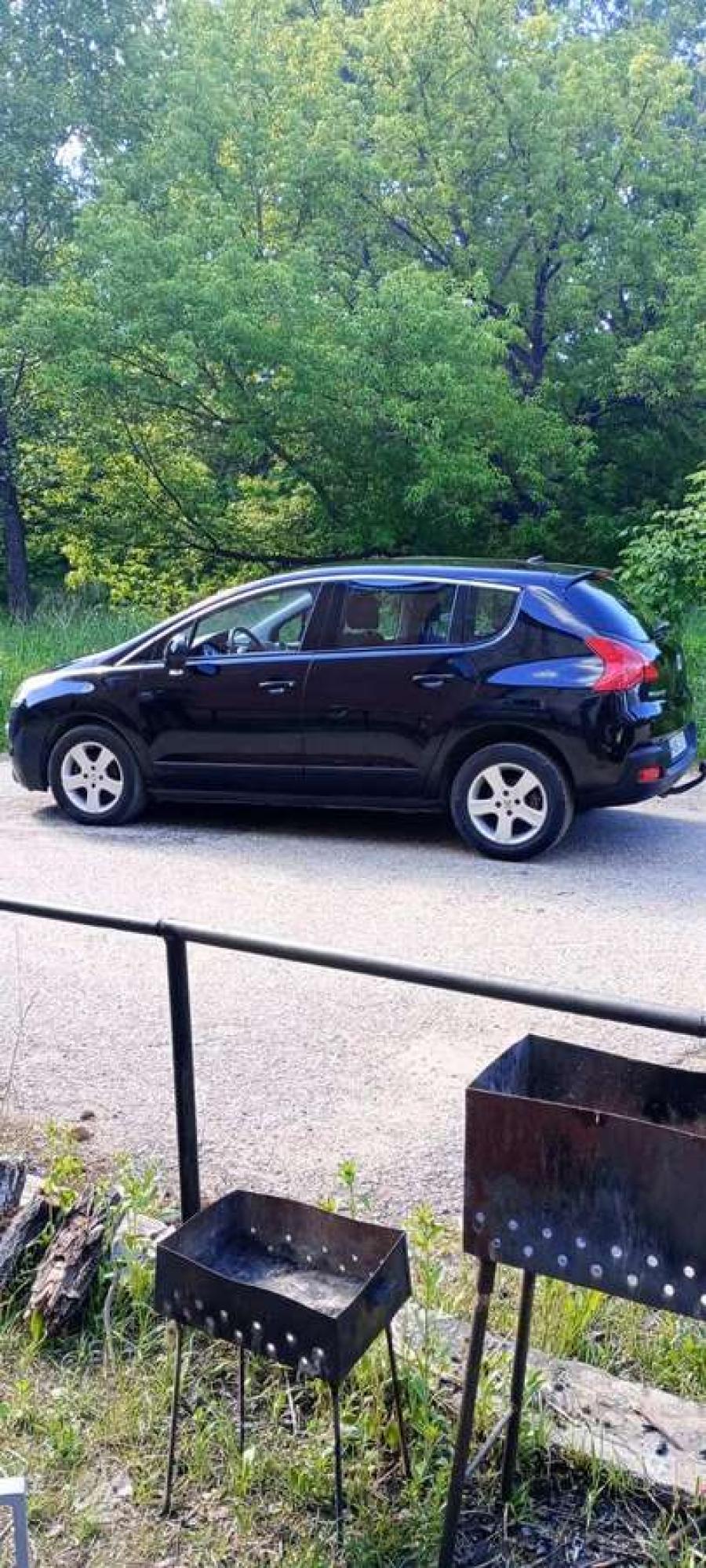Melns Peugeot 3008 2010 Viļņa, ar dzinēja tilpumu 1.56 L un nobraukumu 194 tūkst. km par 3800 €, foto 5 vietnē AUTOMOTO.COM.LV