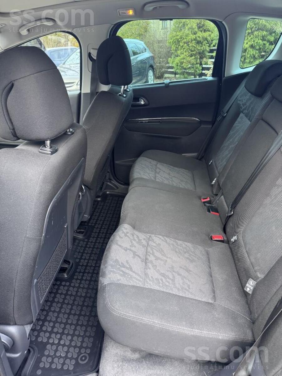 Black Peugeot 3008 2011 in Ogre, with an engine capacity of 2.00 L and mileage of 285 thousand km for 5250 €, photo 22 on AUTOMOTO.COM.LV