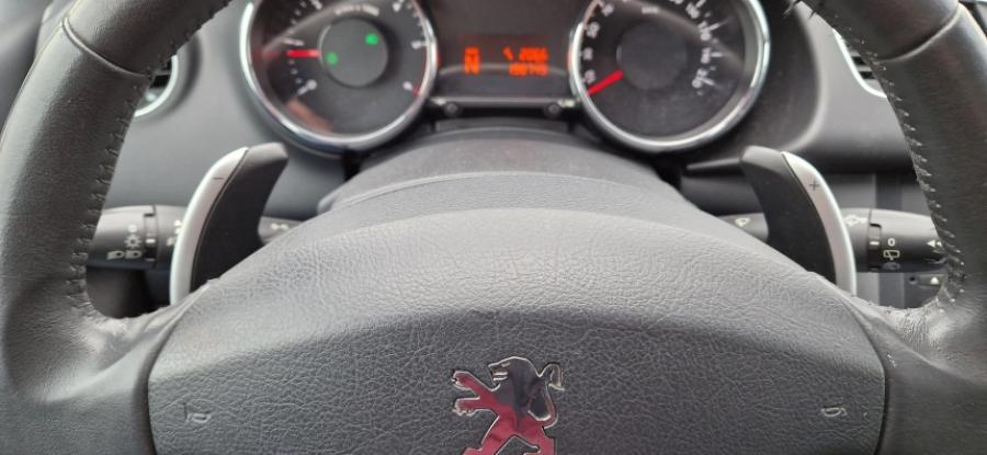 Melns Peugeot 3008 2011 Rīga, ar dzinēja tilpumu 1.60 L un nobraukumu 199 tūkst. km par 5550 €, foto 34 vietnē AUTOMOTO.COM.LV