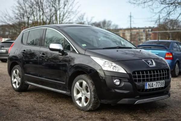 Black Peugeot 3008 2011 in Liepaja, with an engine capacity of 2.00 L and mileage of 283 thousand km for 7150 €, photo 5 on AUTOMOTO.COM.LV