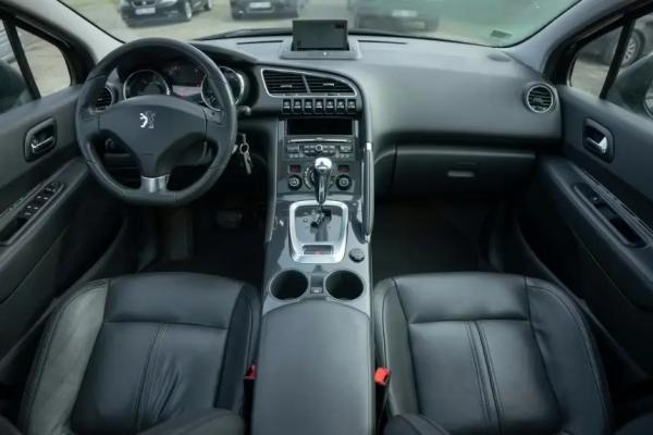 Black Peugeot 3008 2011 in Liepaja, with an engine capacity of 2.00 L and mileage of 283 thousand km for 7150 €, photo 8 on AUTOMOTO.COM.LV