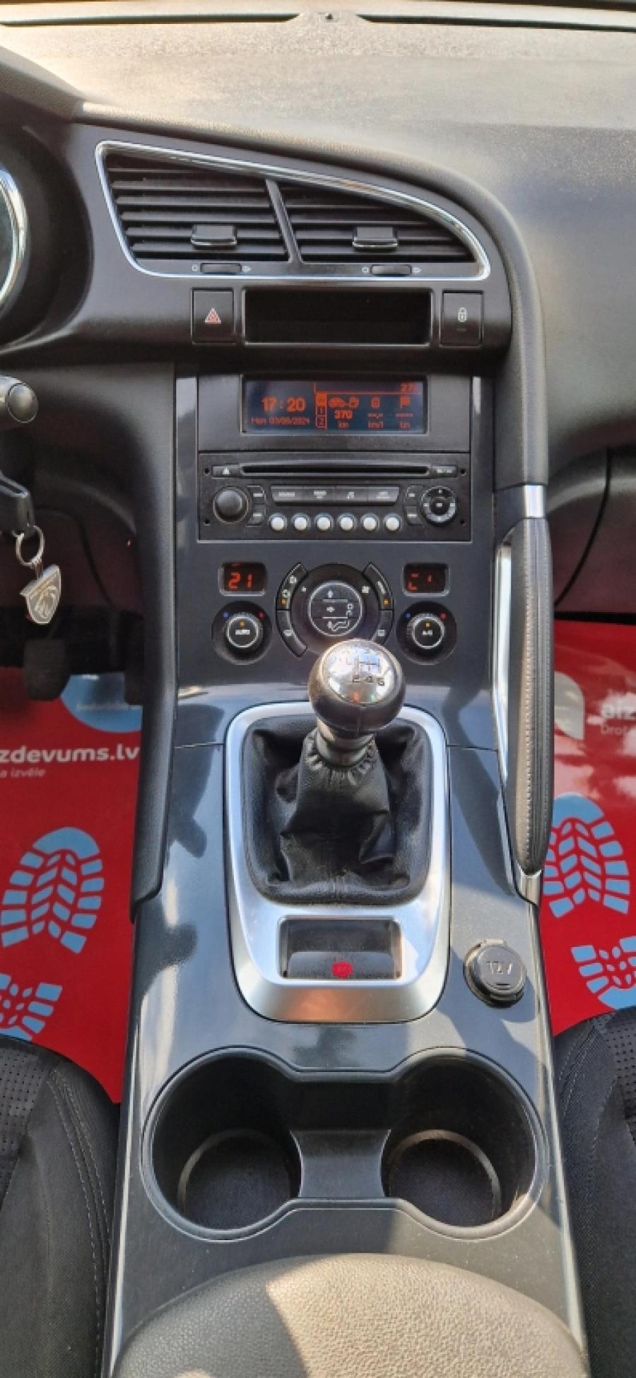 Black Peugeot 3008 2012 in Riga, with an engine capacity of 2.00 L and mileage of 278 thousand km for 5450 €, photo 12 on AUTOMOTO.COM.LV