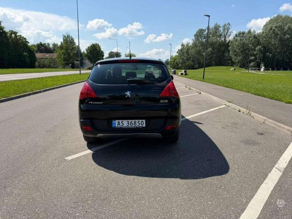 Melns Peugeot 3008 2013 Panevēža, ar dzinēja tilpumu 1.56 L un nobraukumu 195 tūkst. km par 3600 €, foto 5 vietnē AUTOMOTO.COM.LV