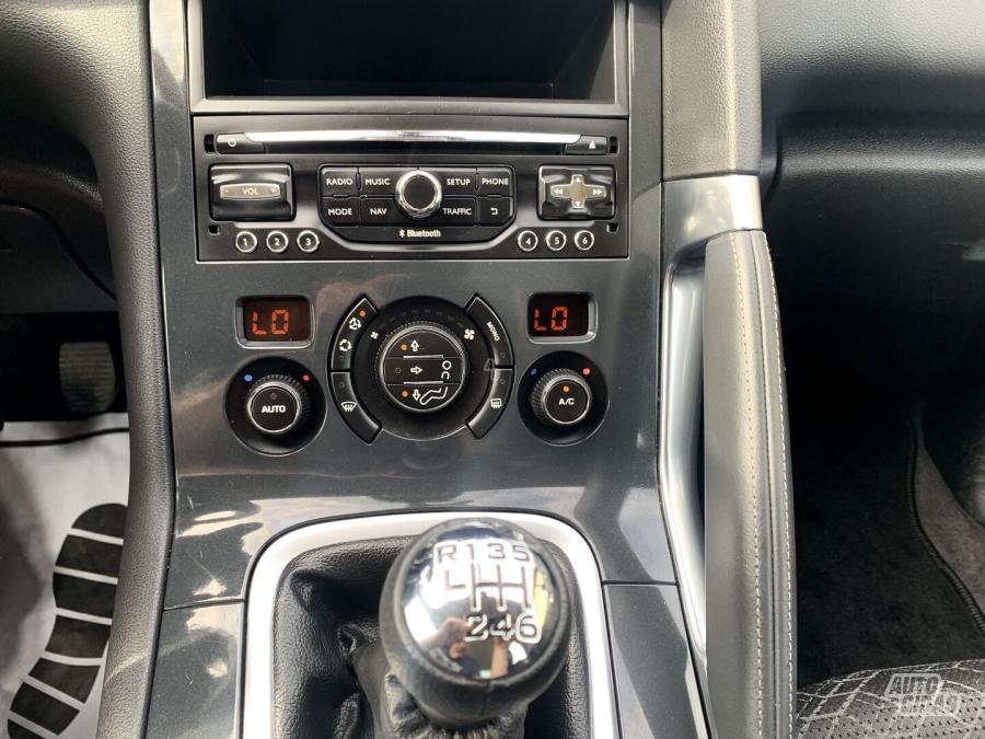 Black Peugeot 3008 2015 in Vilnius, with an engine capacity of 1.60 L and mileage of 243 thousand km for 4950 €, photo 16 on AUTOMOTO.COM.LV