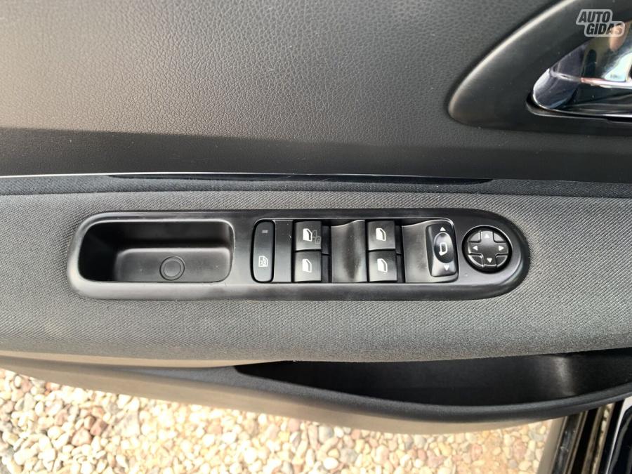 Black Peugeot 3008 2015 in Vilnius, with an engine capacity of 1.60 L and mileage of 243 thousand km for 4950 €, photo 20 on AUTOMOTO.COM.LV