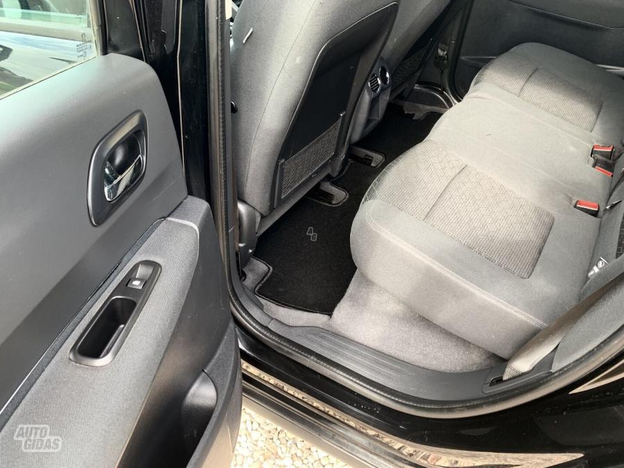 Black Peugeot 3008 2015 in Vilnius, with an engine capacity of 1.60 L and mileage of 243 thousand km for 4850 €, photo 11 on AUTOMOTO.COM.LV