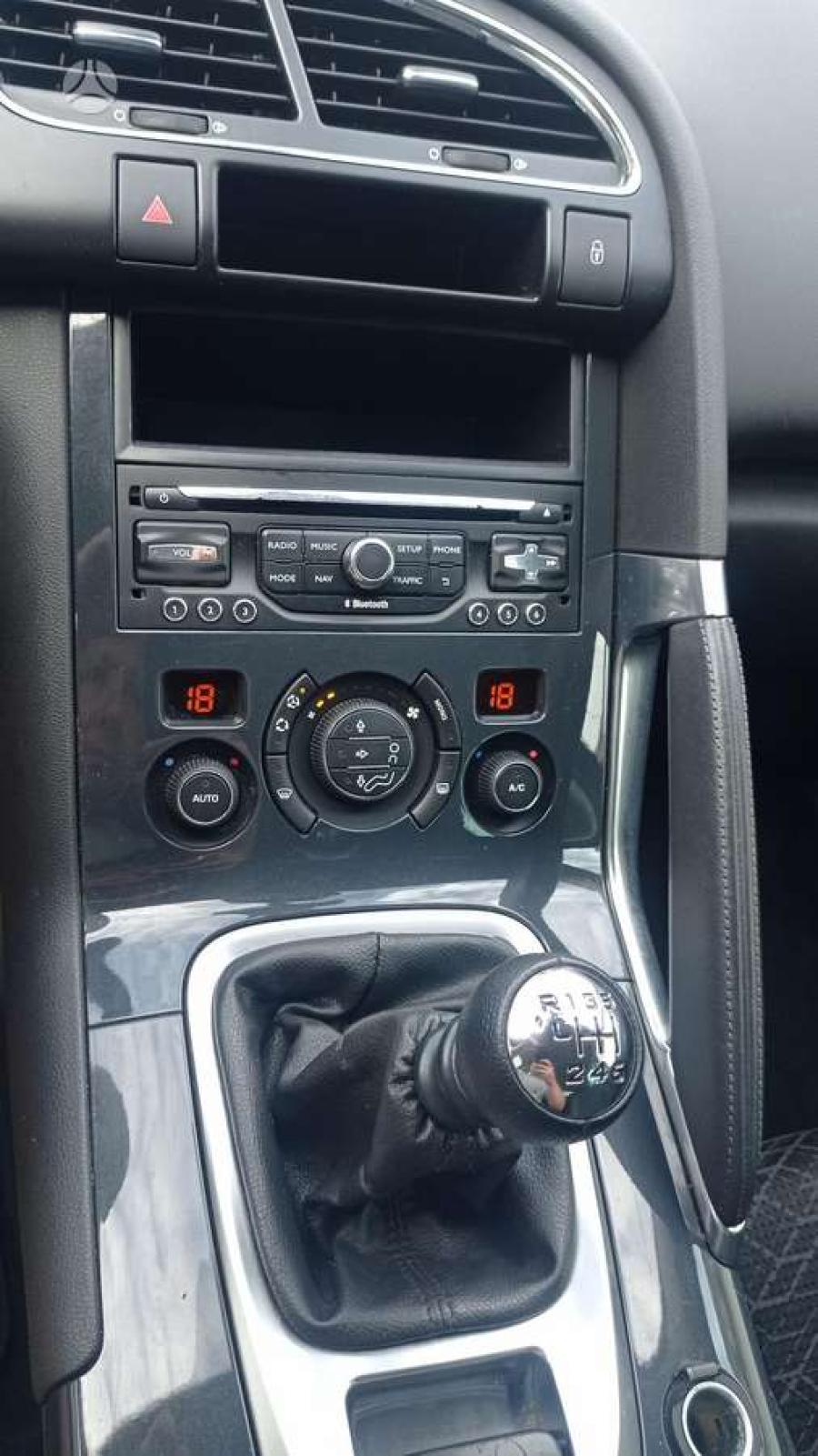 Black Peugeot 3008 2015 in Vilnius, with an engine capacity of 2.00 L and mileage of 298 thousand km for 5000 €, photo 13 on AUTOMOTO.COM.LV