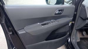Black Peugeot 3008 2015 in Vilnius, with an engine capacity of 2.00 L and mileage of 298 thousand km for 5000 €, photo 15 on AUTOMOTO.COM.LV