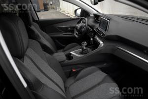 Black Peugeot 3008 2016 in Jelgava, with an engine capacity of 1.20 L and mileage of 83 thousand km for 9590 €, photo 9 on AUTOMOTO.COM.LV