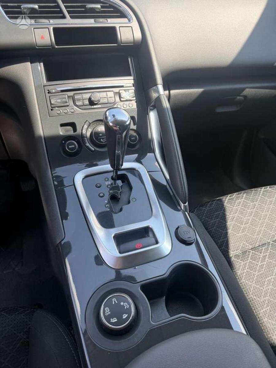 Black Peugeot 3008 2016 in Vilnius, with an engine capacity of 1.56 L and mileage of 250 thousand km for 5250 €, photo 11 on AUTOMOTO.COM.LV
