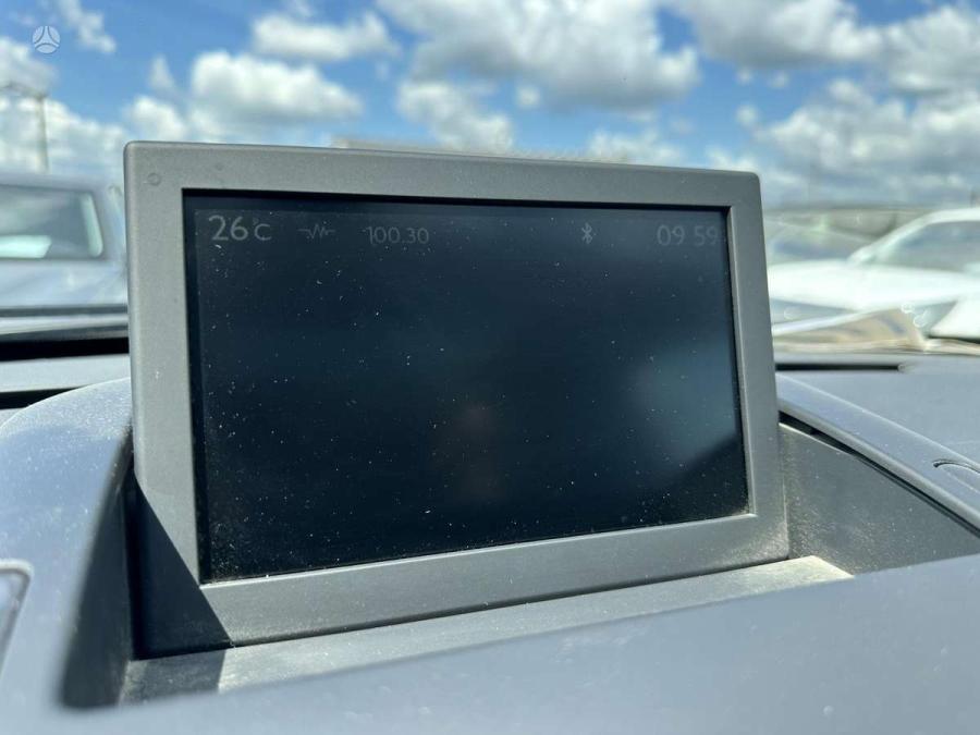 Black Peugeot 3008 2016 in Vilnius, with an engine capacity of 1.56 L and mileage of 219 thousand km for 6499 €, photo 19 on AUTOMOTO.COM.LV