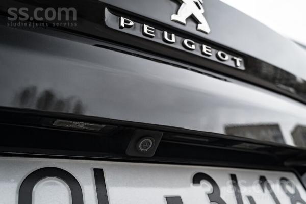 Black Peugeot 3008 2017 in Riga, with an engine capacity of 1.20 L and mileage of 147 thousand km for 9995 €, photo 9 on AUTOMOTO.COM.LV
