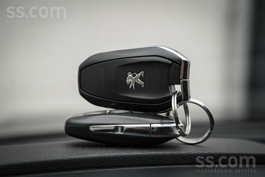 Melns Peugeot 3008 2017 Rīga, ar dzinēja tilpumu 1.20 L un nobraukumu 147 tūkst. km par 9995 €, foto 31 vietnē AUTOMOTO.COM.LV