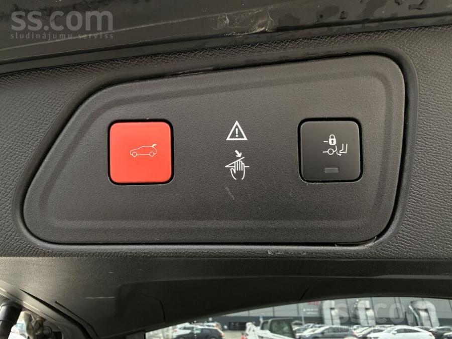 Melns Peugeot 3008 2017 Rīga, ar dzinēja tilpumu 1.60 L un nobraukumu 118 tūkst. km par 14250 €, foto 12 vietnē AUTOMOTO.COM.LV