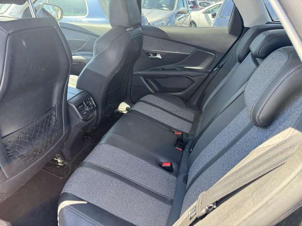 Black Peugeot 3008 2017 in Kaunas, with an engine capacity of 1.20 L and mileage of 205 thousand km for 7850 €, photo 9 on AUTOMOTO.COM.LV